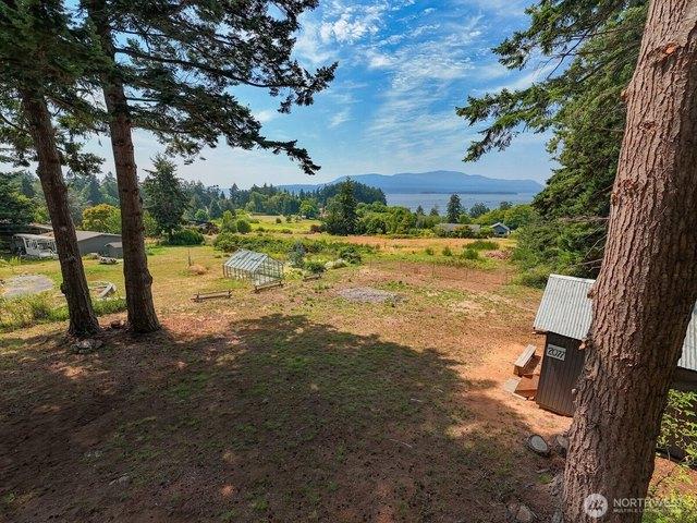 2077 Granger Way, Lummi Island, WA 98262