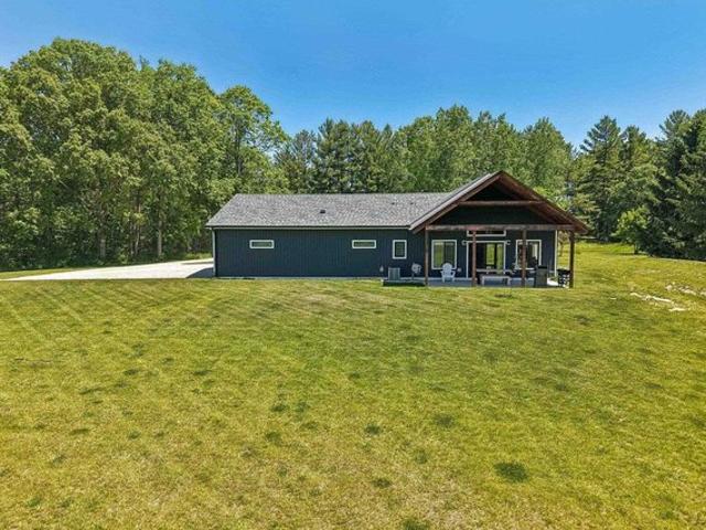 20785 Hogan Rd, Manchester, MI 48158