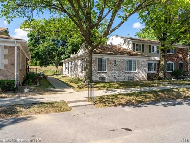2078 Parmenter Blvd, Royal Oak, MI 48073