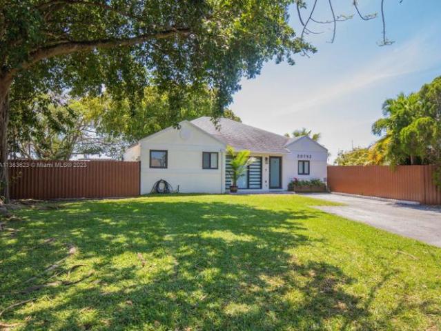 20792 104th Ct SW, Cutler Bay, FL 33189