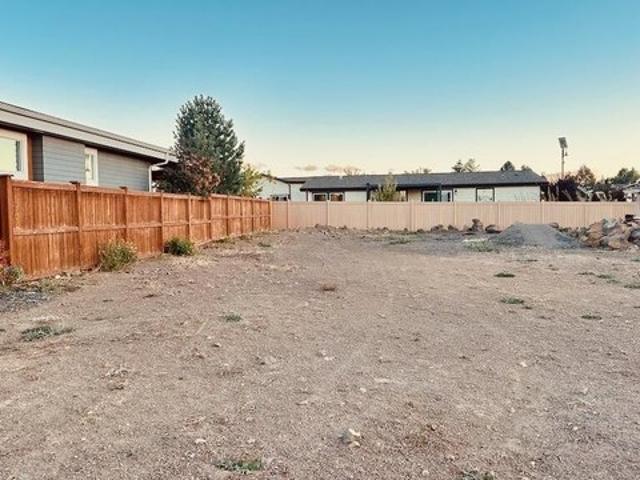 20795 Beaumont Dr, Bend, OR 97701
