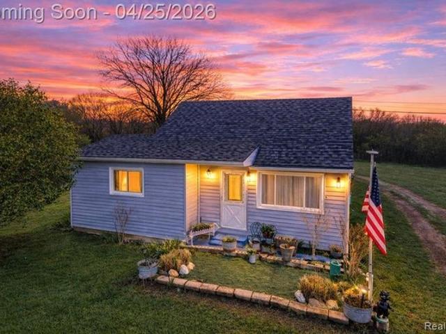 20796 Gibraltar Rd, Brownstown Township, MI 48183