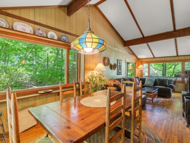 2079 Lakeside Dr