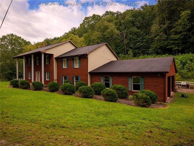 2079 Woods Dr, Saint Albans, WV 25177
