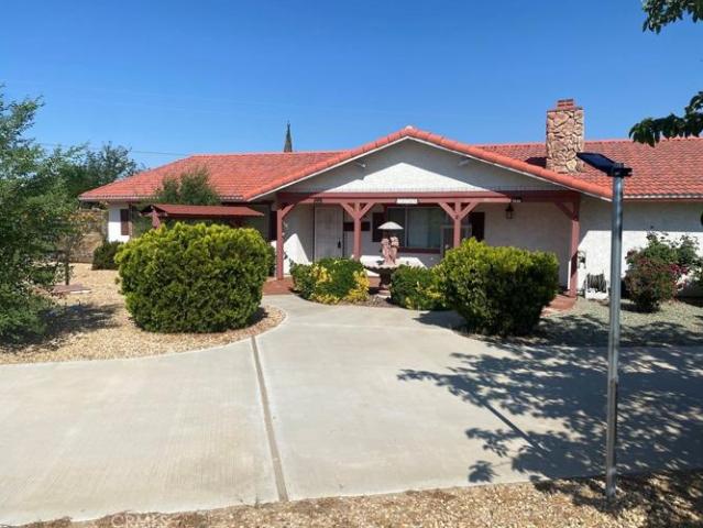 20708 Pahute Rd, Apple Valley, CA 92308