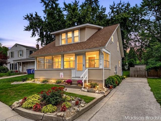 2070 Monroe Ave NW, Grand Rapids, MI 49505