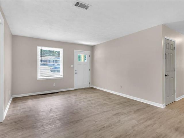 2070 Twelve Oaks Circle NW