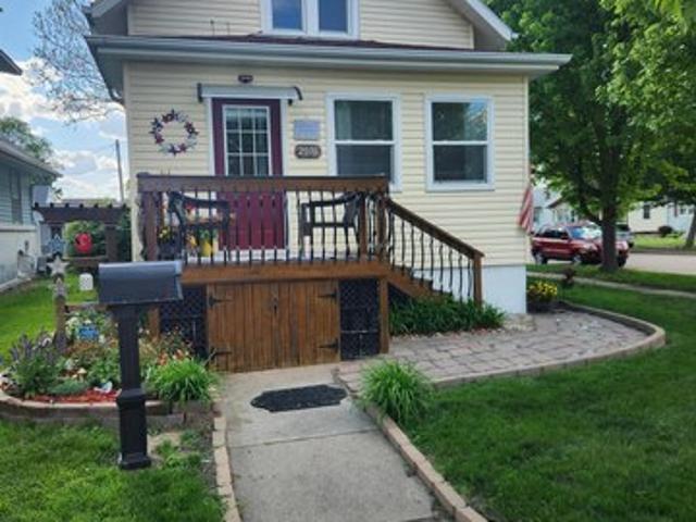 2070 25th Ave, Columbus, NE 68601