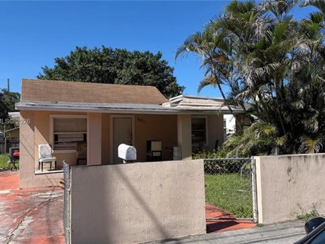 2071 NW 86th St, Miami, FL 33147