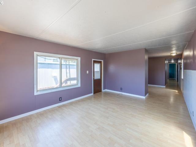 2071 ne stephens st # c2