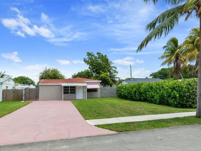 2071 NE 180th St, North Miami Beach, FL 33162