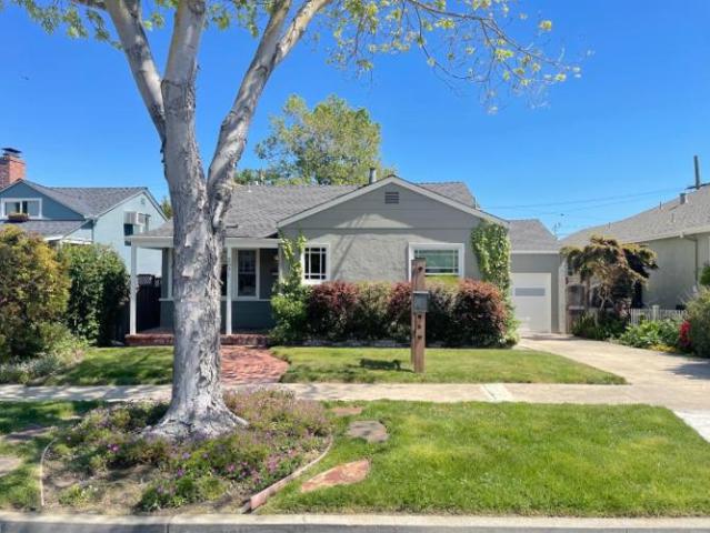 2071 Arroyo Ave, San Carlos, CA 94070