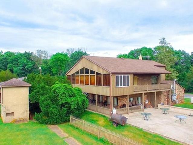 2071 Baus Rd, East Greenville, PA 18041