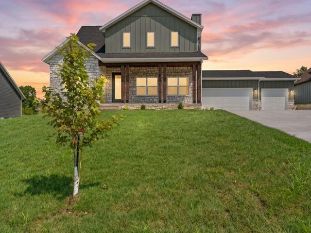 2071 E Will St, Republic, MO 65738