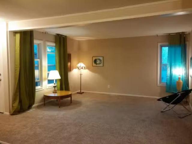 2071 Garden Cir, Ann Arbor, MI 48103