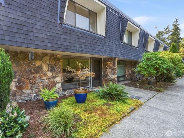 2071 th Ave W Apt 4, Edmonds, WA 98026