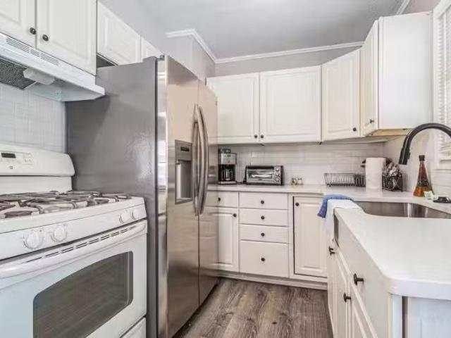 2071 Winewood Ave, Ann Arbor, MI 48103
