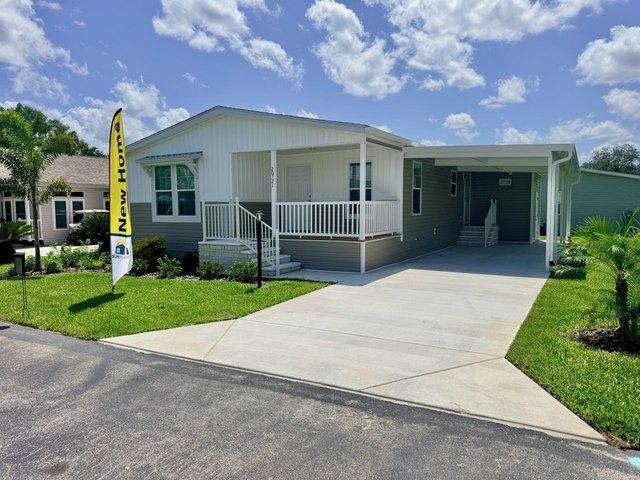 20721 Goldenrain Pass, Groveland, FL 34736