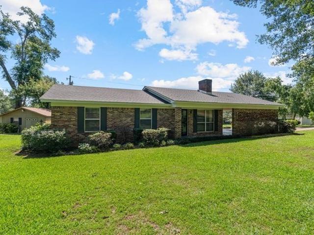 2072 Oakhurst Dr, Grenada, MS 38901