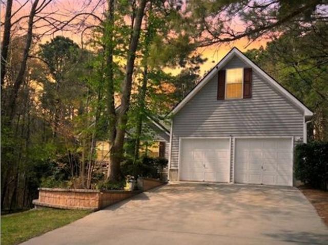 2072 Amberly Crossing Ln, Dacula, GA 30019