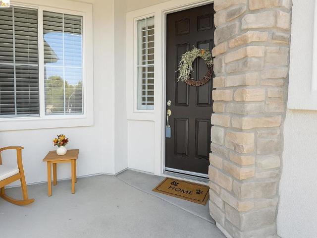 2072 Bridgeport Loop