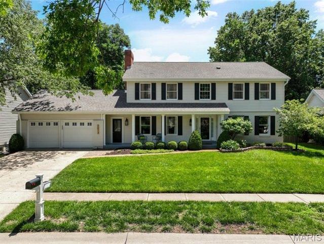 2073 Meadowbrook Way Dr, Chesterfield, MO 63017