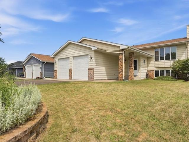 2073 Lydia Ave E, Maplewood, MN 55109