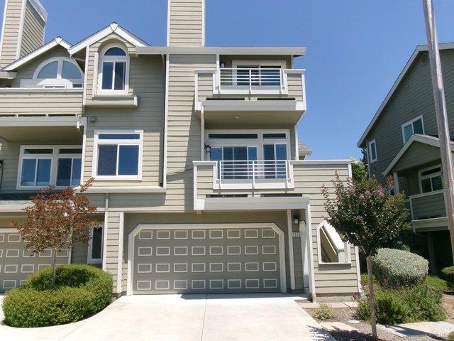 2073 Stonefield Ln, Santa Rosa, CA 95403