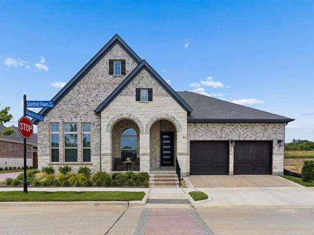 2073 Spotted Fawn Dr, Arlington, TX 76005