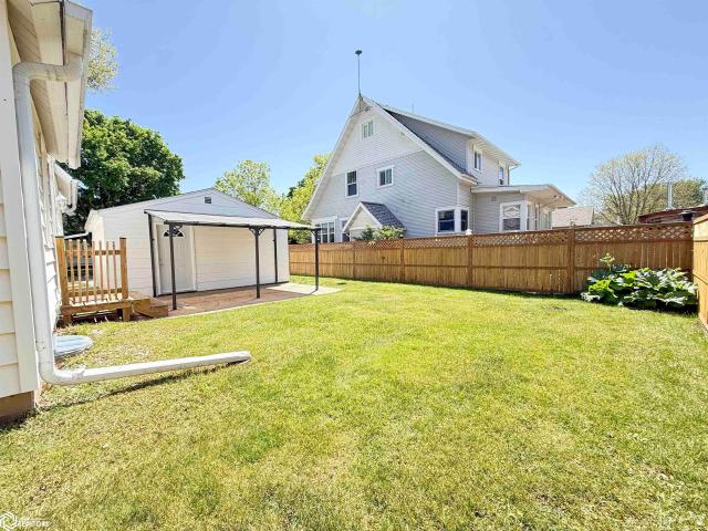 207 3rd Street SE
