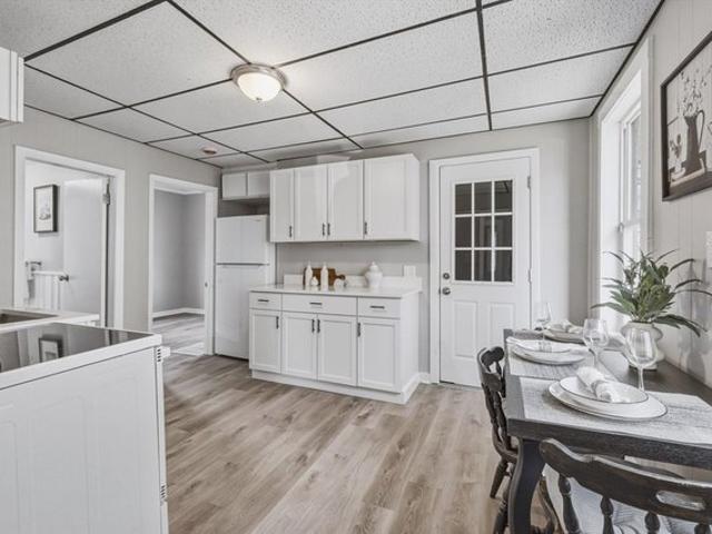 207 209 White St, Springfield, MA 01108