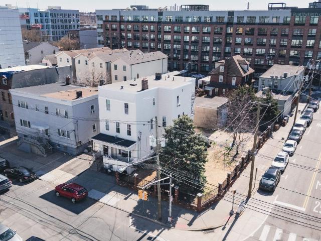 207 211 Culver Ave
