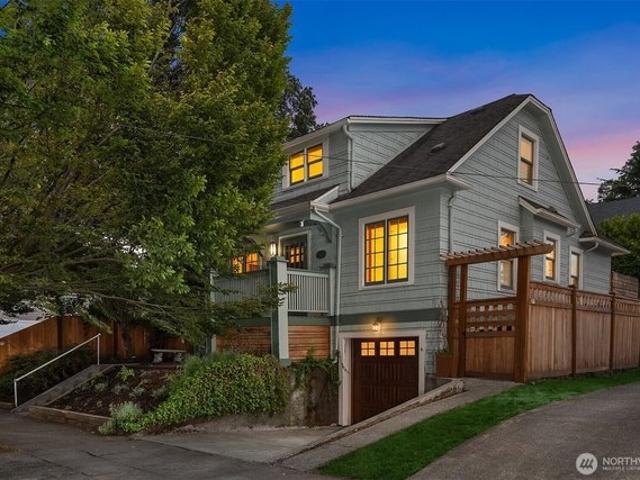 207 25th Ave, Seattle, WA 98122