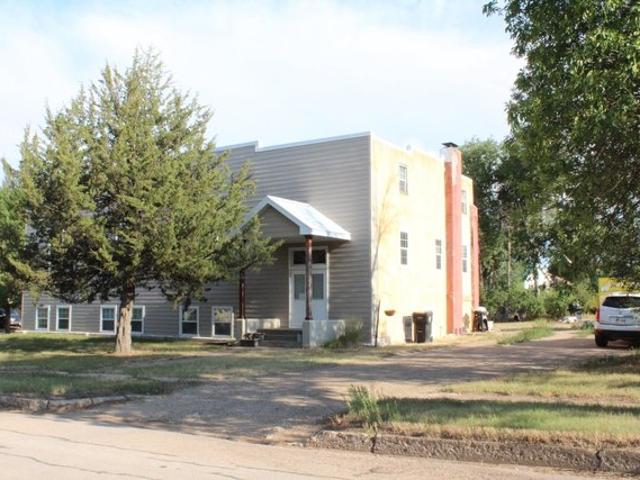 207 2nd St, Newell, SD 57760