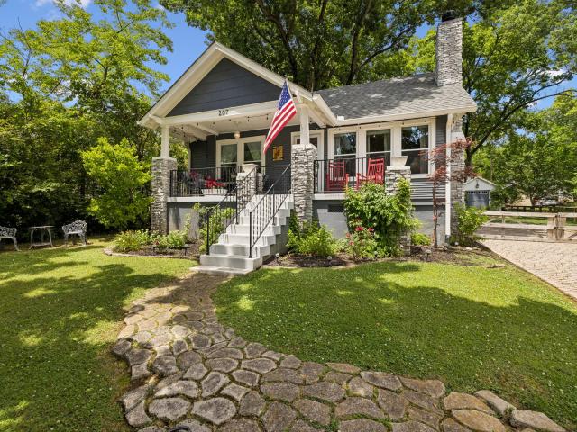 207 4th Ave