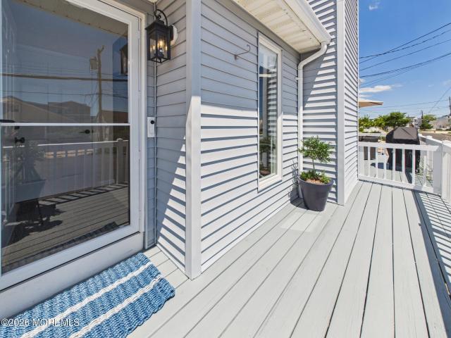 207 4th Avenue