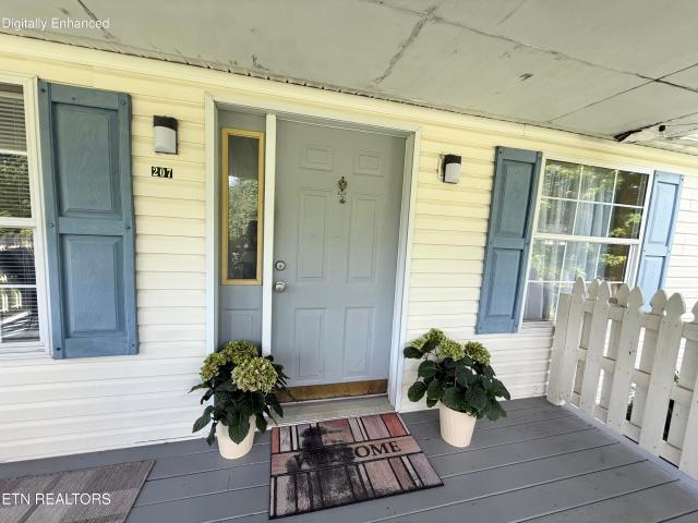 207 4th St