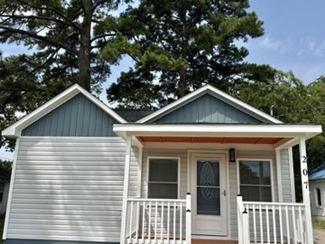 207 Cochran St, Robersonville, NC 27871
