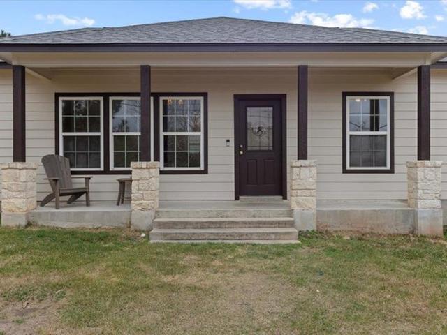 207 Cardinal Loop, Paige, TX 78659