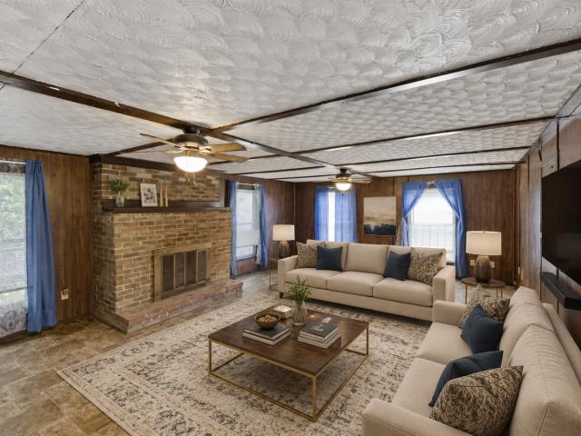 207 Center St