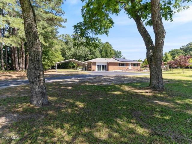 207 Cicero Beatty Rd, Raeford, NC 28376