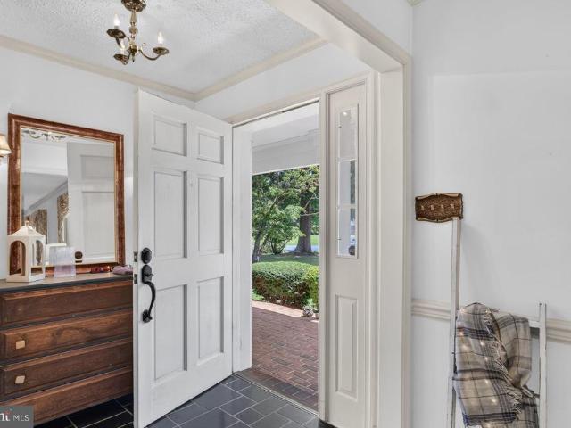 207 Circle View Road