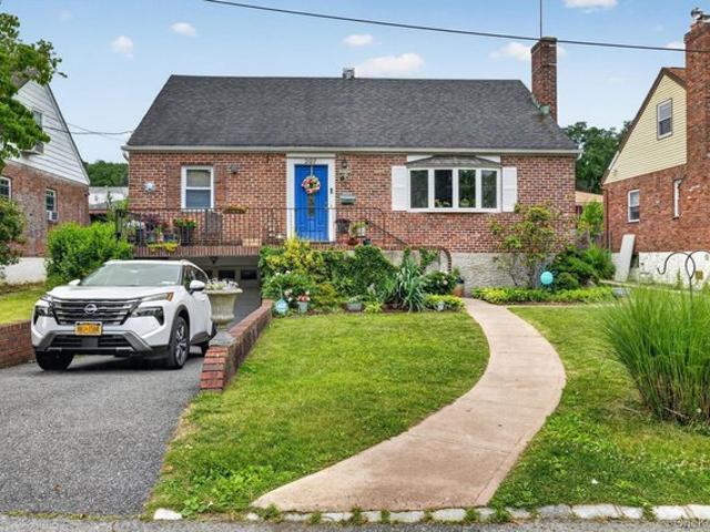 207 Clunie Ave, Yonkers, NY 10703