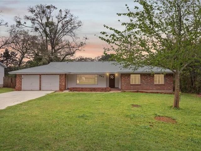 207 Alpine St, Chickasaw, AL 36611