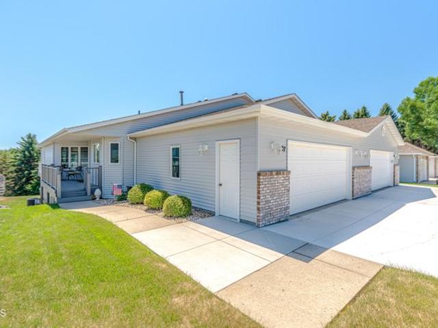 207 Aspen Ave, Bismarck, ND 58503