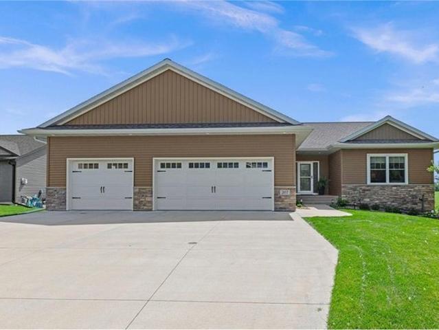207 Bouldercrest Ave NE, Owatonna, MN 55060