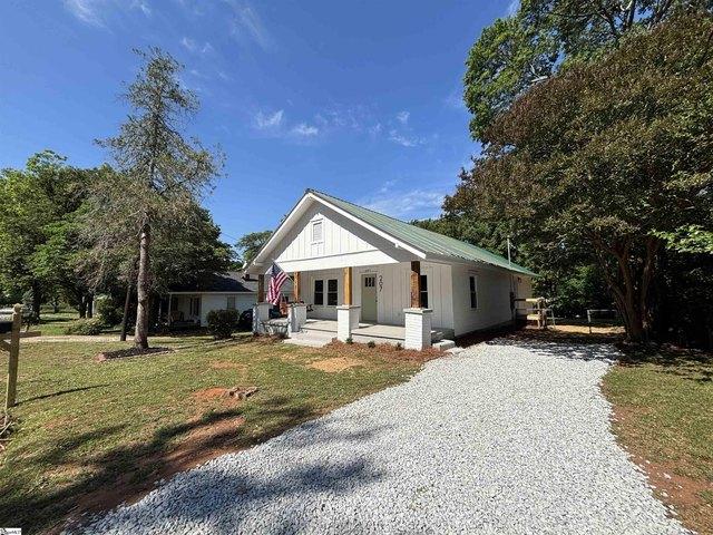 207 Bailey St, Greenville, SC 29609