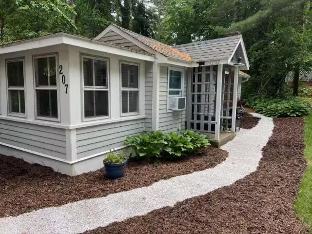 207 Bartlett Rd, Plymouth, MA 02360