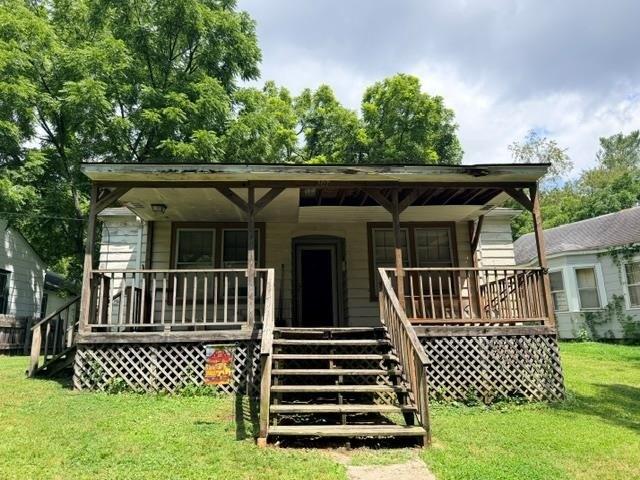 207 Bluestone Rd, Mount Hope, WV 25880