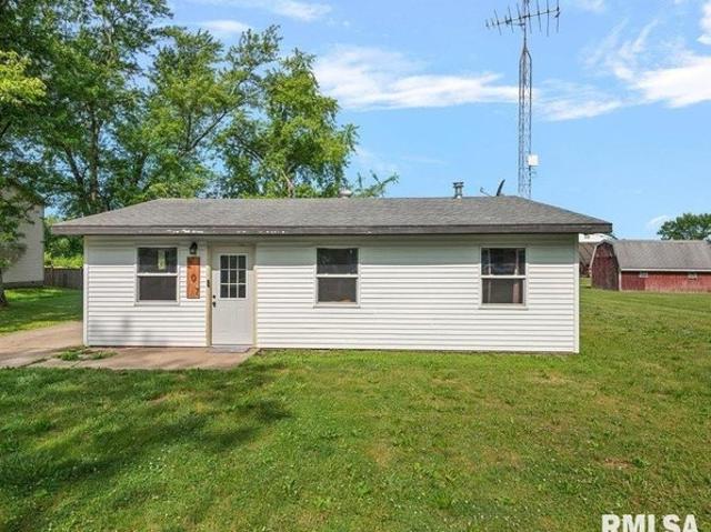 207 Brenda Ln, Girard, IL 62640